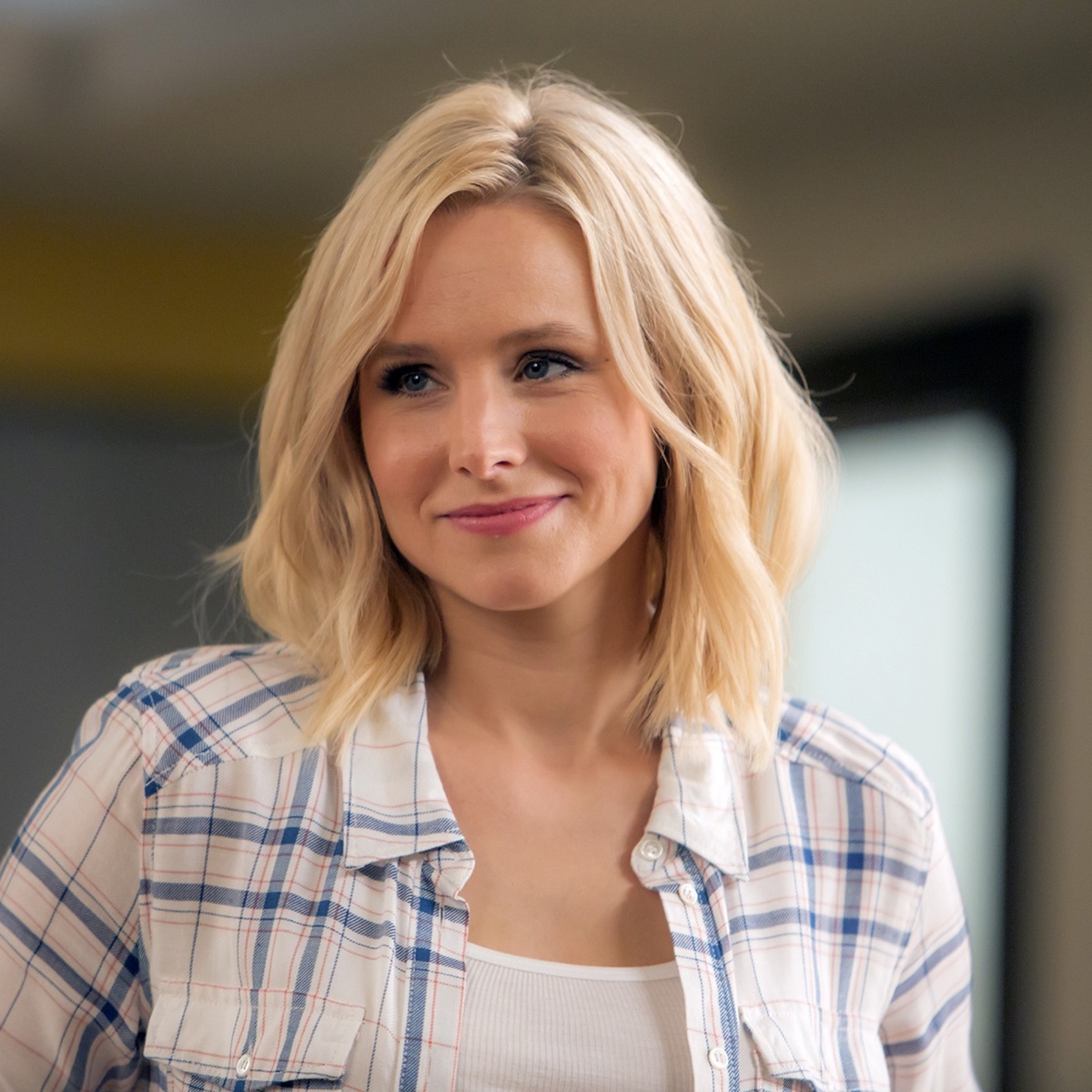 * Kristen Bell Autograph Send-In * - Twin Cities Comics